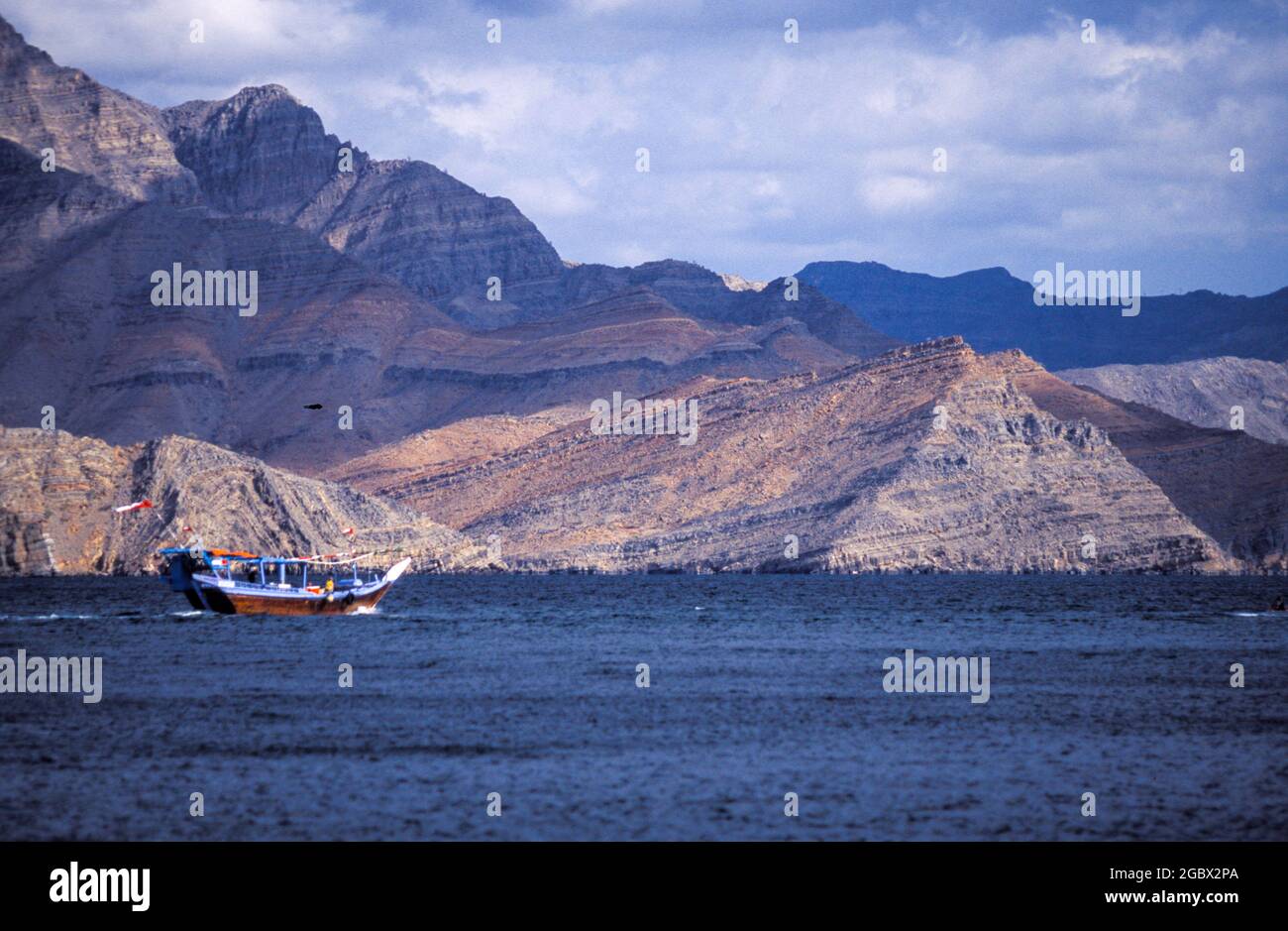 Boat with tourist in Musandam Peninsula, Oman Stock Photo - Alamy