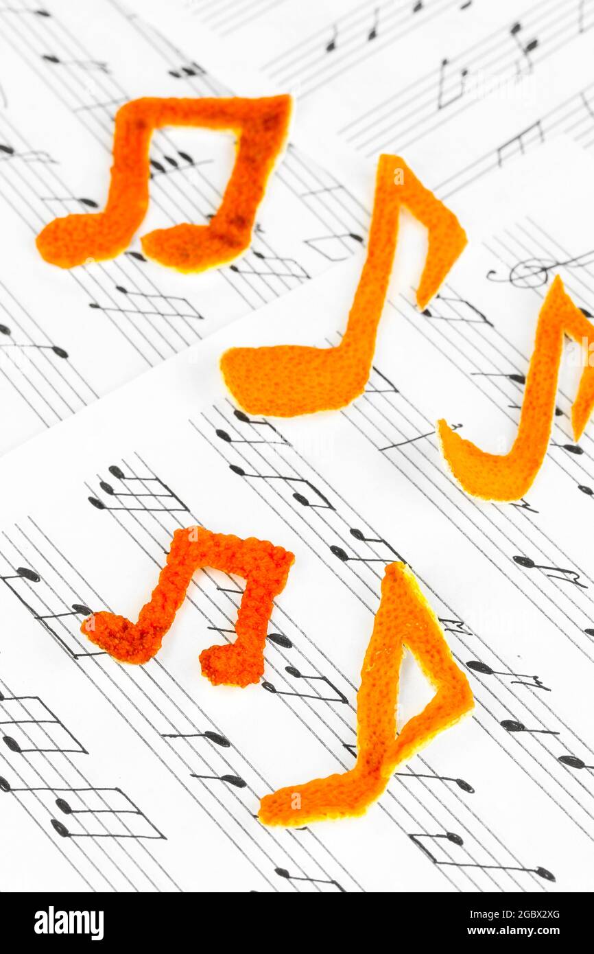 Decorative musical notes from dry orange peel Stock Photo - Alamy