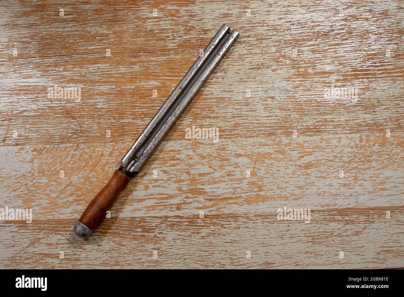 A vintage file/rasp/plane from the 1950s with a replaceable blade ...