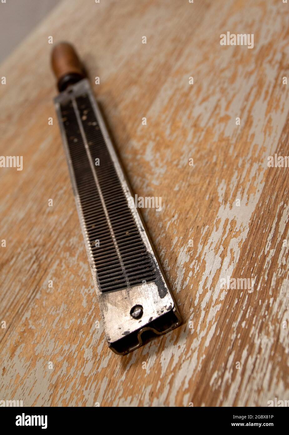 A vintage file/rasp/plane from the 1950s with a replaceable blade ...