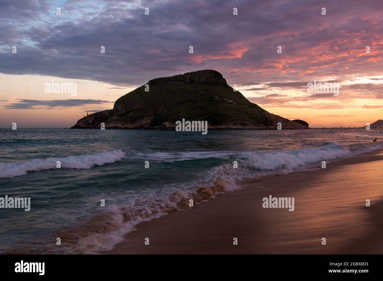 Recreio dos bandeirantes beach hi-res stock photography and images - Alamy
