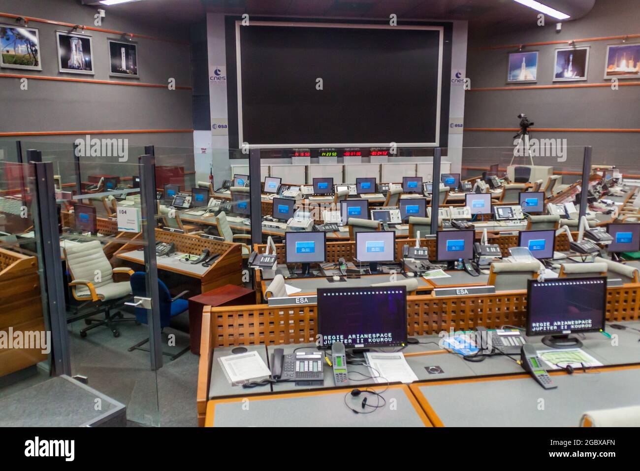 Flight control centre hi-res stock photography and images - Alamy