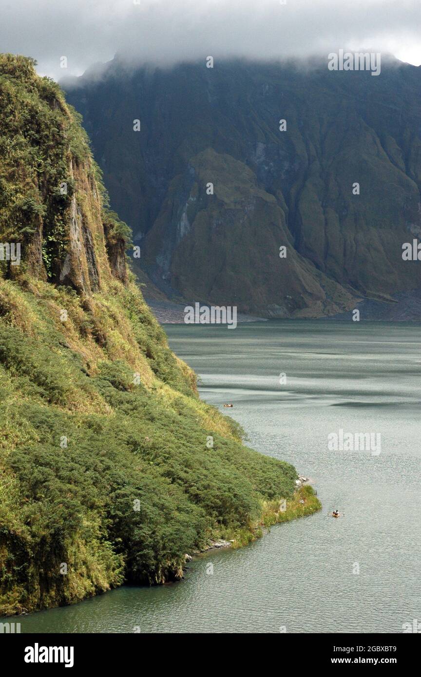 Vertical shot of an incredible view of the Mountai Pinatubo Botolan in ...