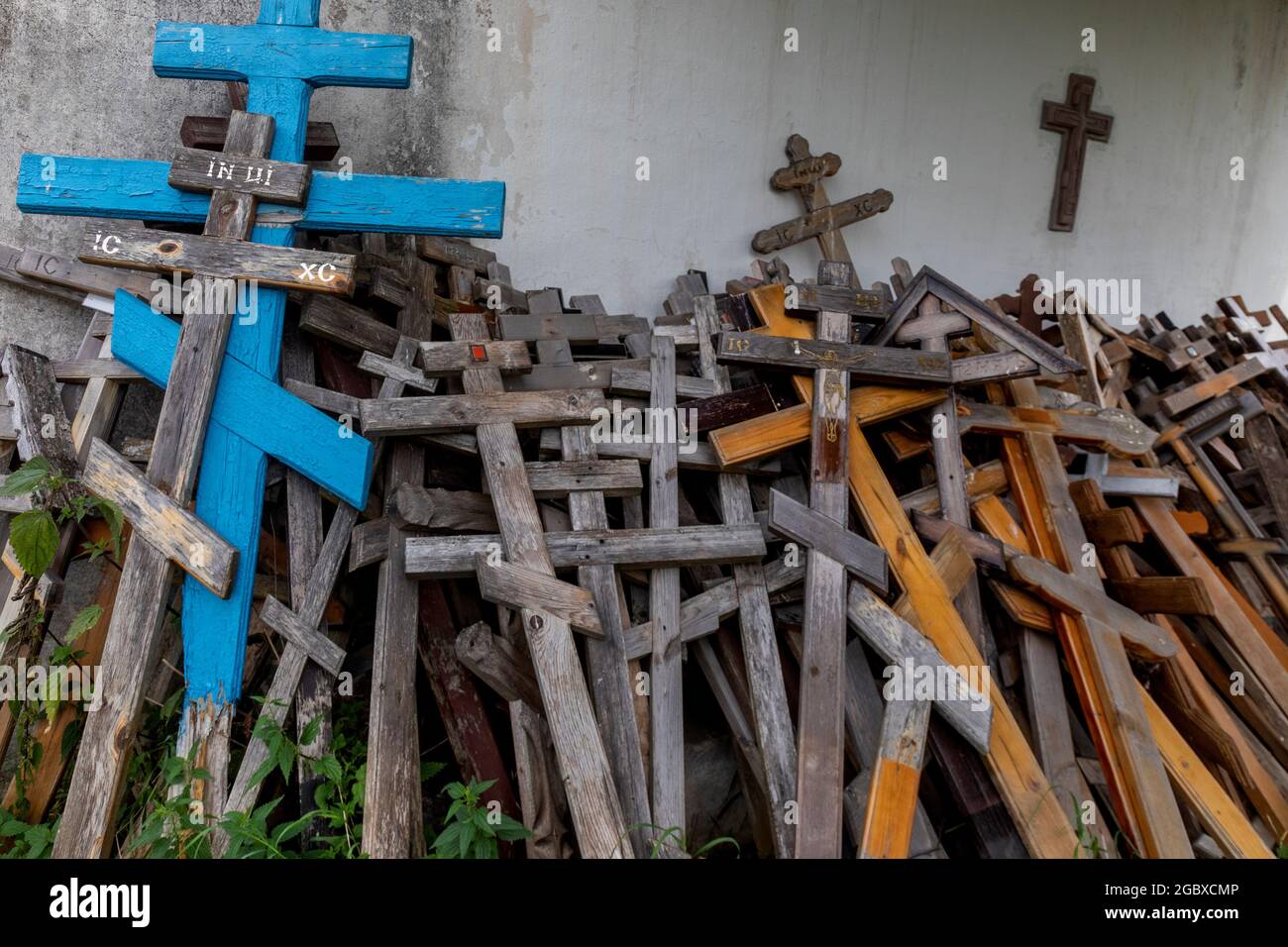 Old funeral crosses in the Orthodox cemetery Stock Photo - Alamy