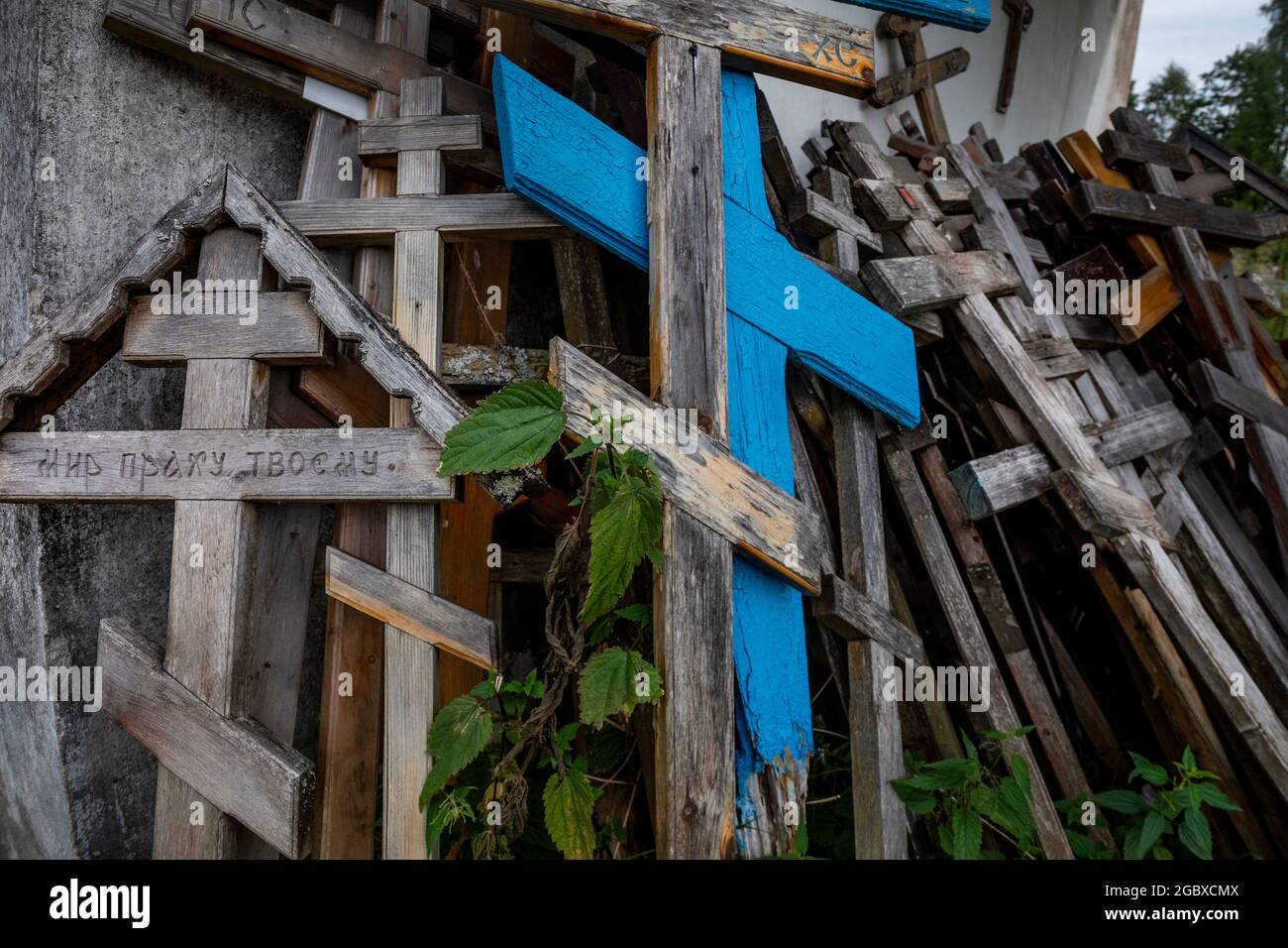 Old funeral crosses in the Orthodox cemetery Stock Photo - Alamy