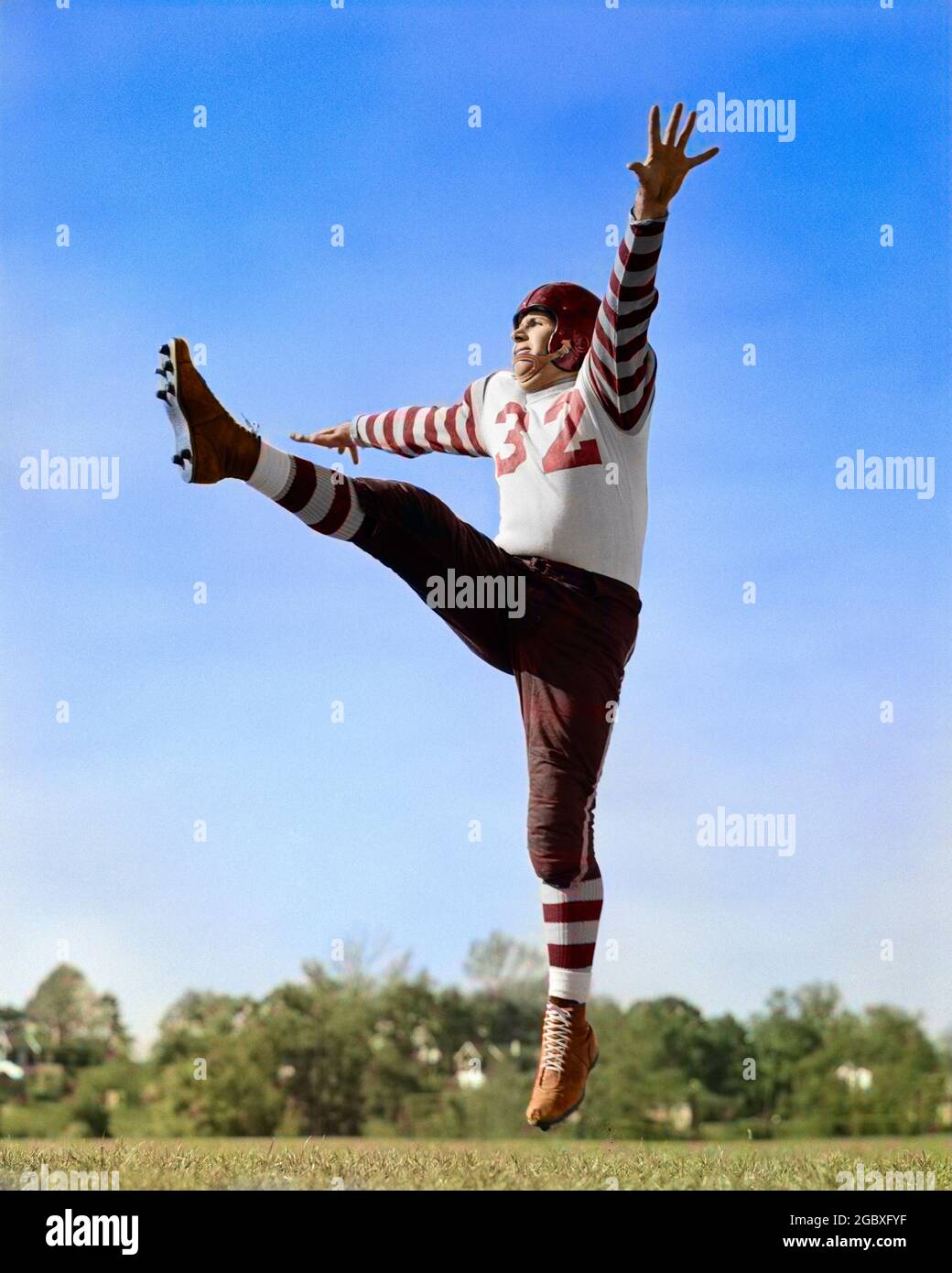 High kick and 1940's hi-res stock photography and images - Alamy