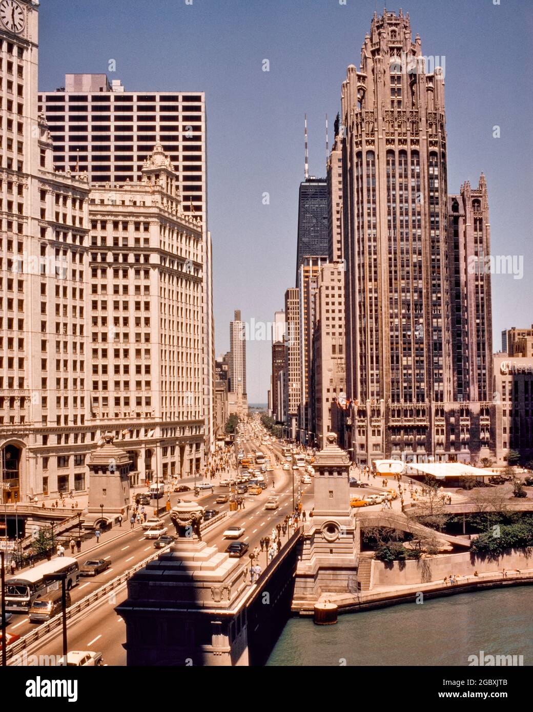 1970s CHICAGO RIVER MICHIGAN AVENUE TRIBUNE TOWER AND ON THE LEFT THE ...