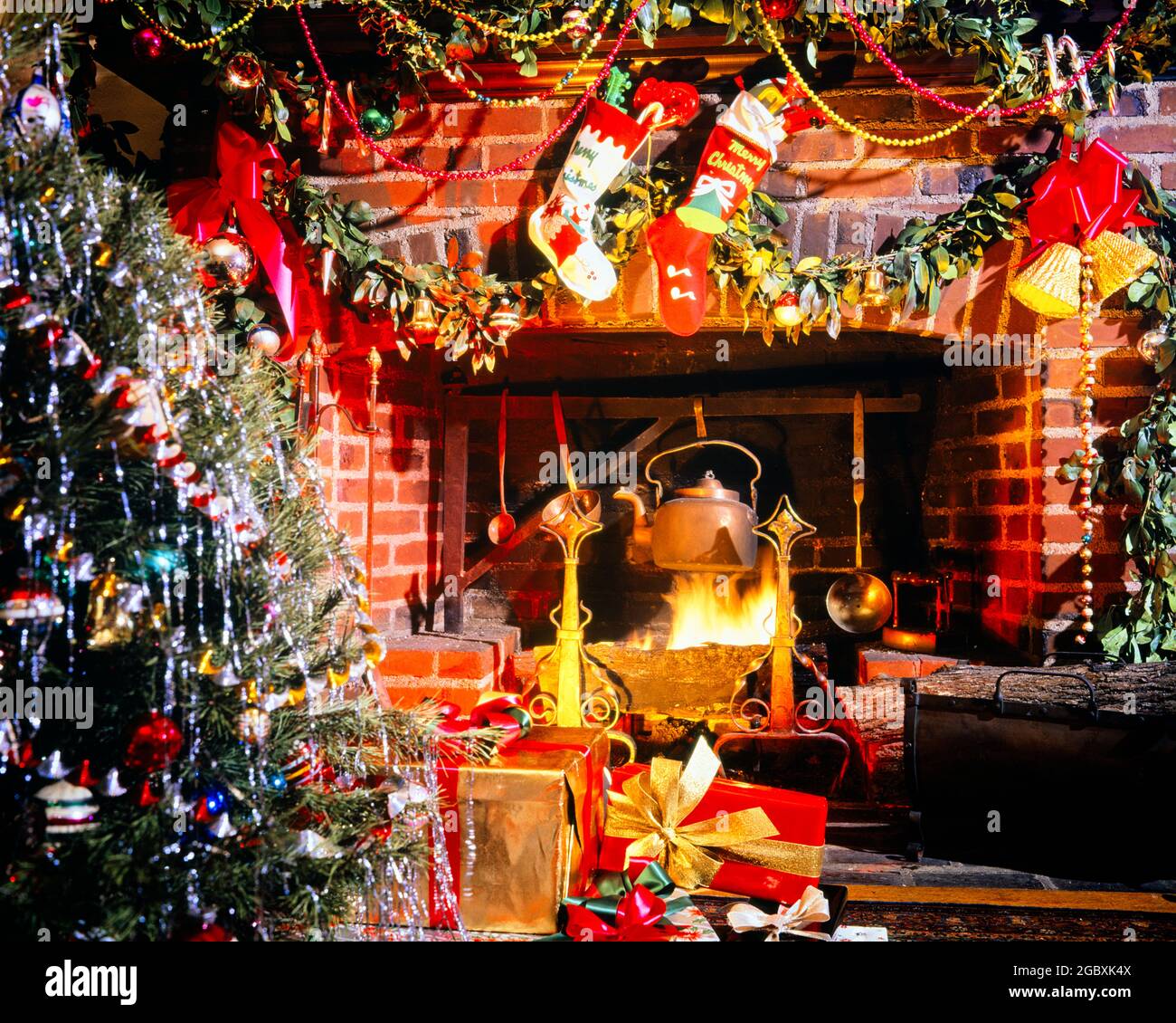 Gifts old fashioned old fashion old time hi-res stock photography and ...