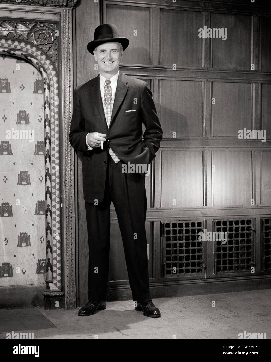 1950s portrait man wearing old time hi-res stock photography and images ...