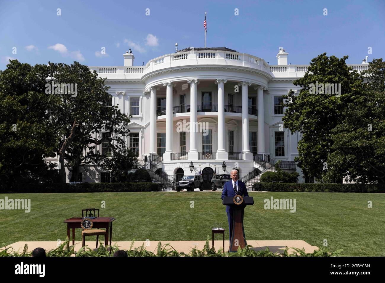House sold united states 2021 hi-res stock photography and images - Alamy