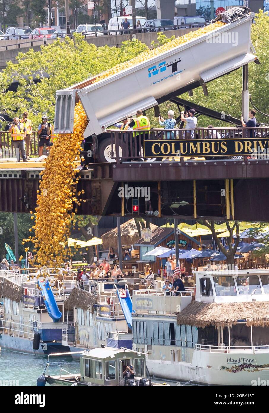 Chicago ducky derby special hi-res stock photography and images - Alamy