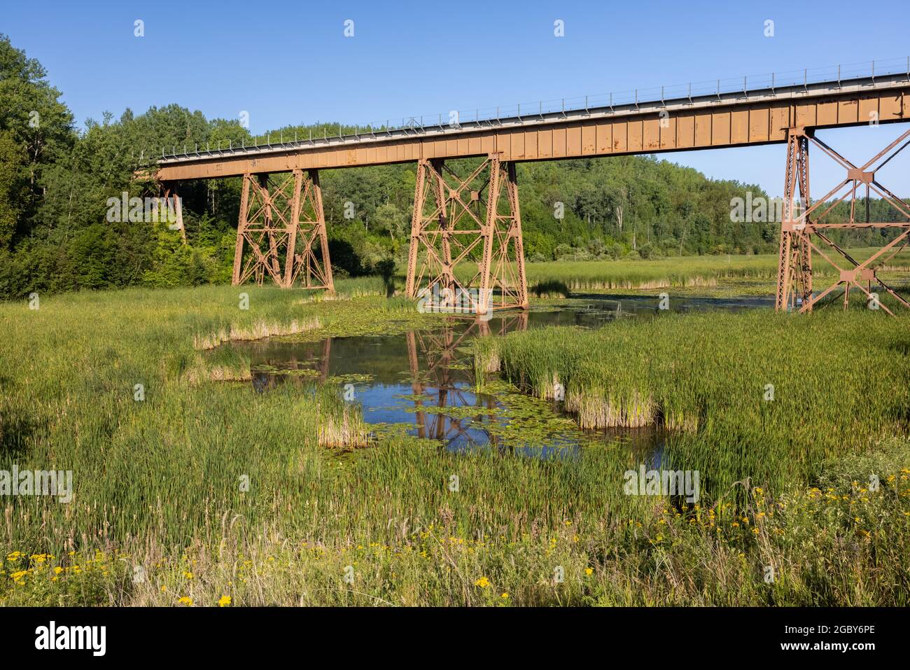 Train trestle over river hi-res stock photography and images - Alamy