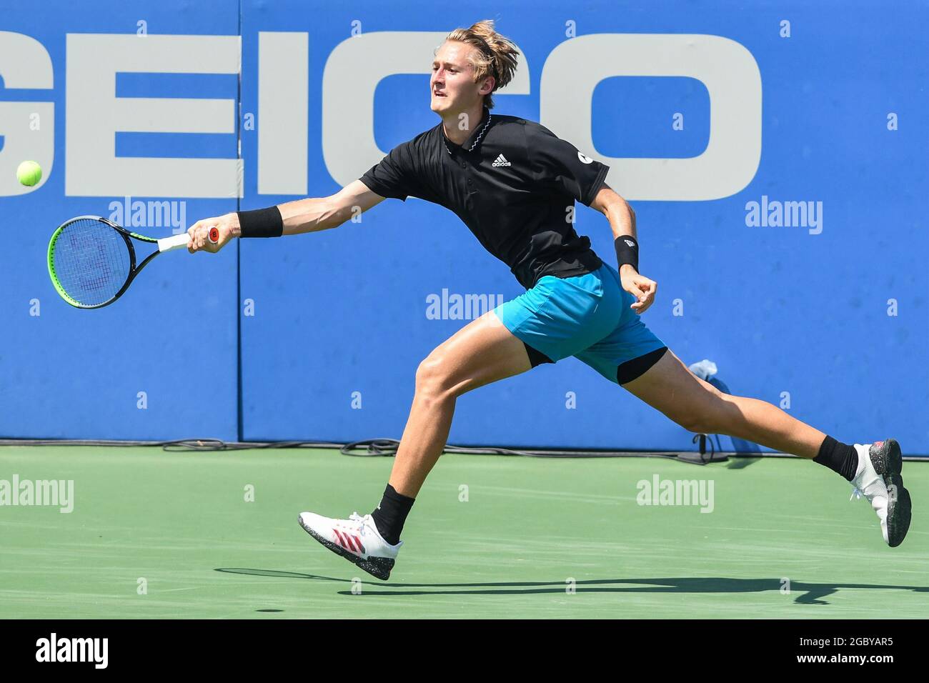 Washington, D.C, USA. 5th Aug, 2021. SEB KORDA hits a forehand during ...