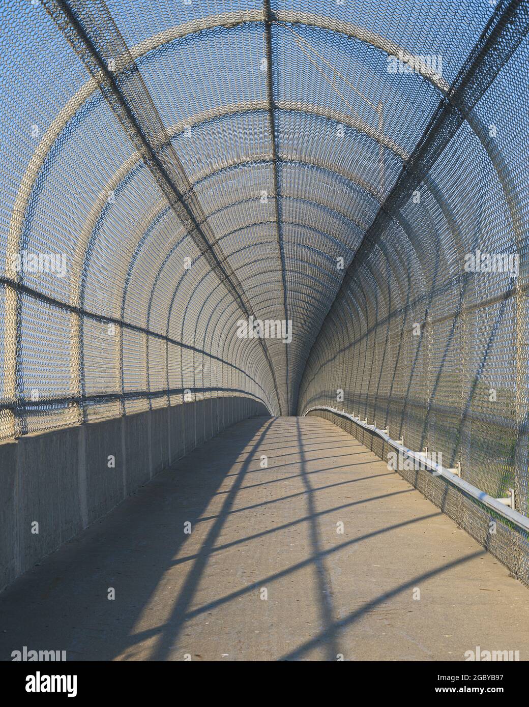 Enclosed pedestrian bridge hi-res stock photography and images - Alamy
