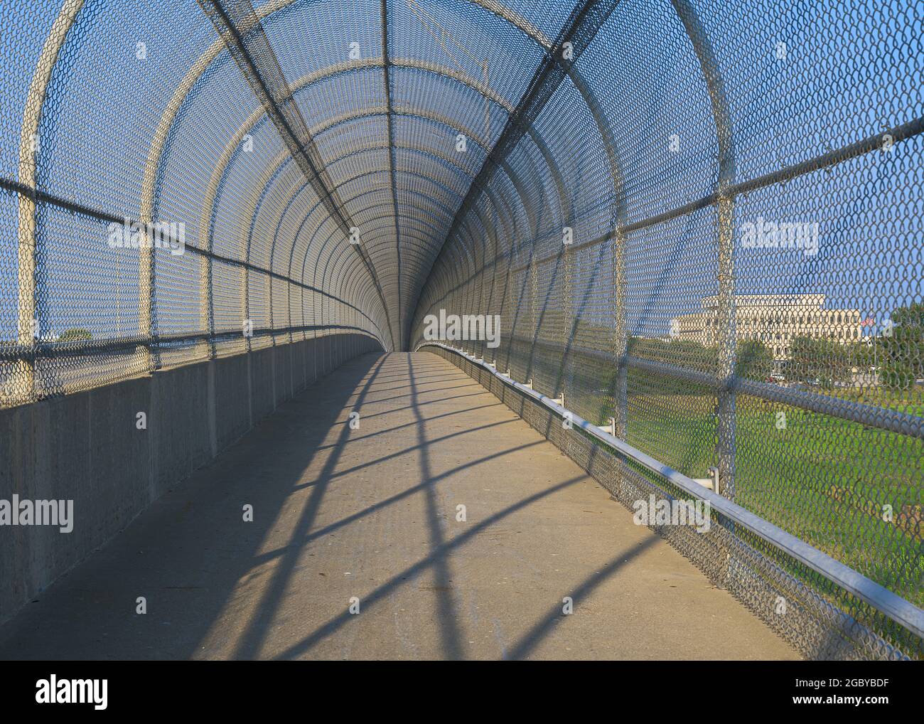 Enclosed pedestrian bridge hi-res stock photography and images - Alamy