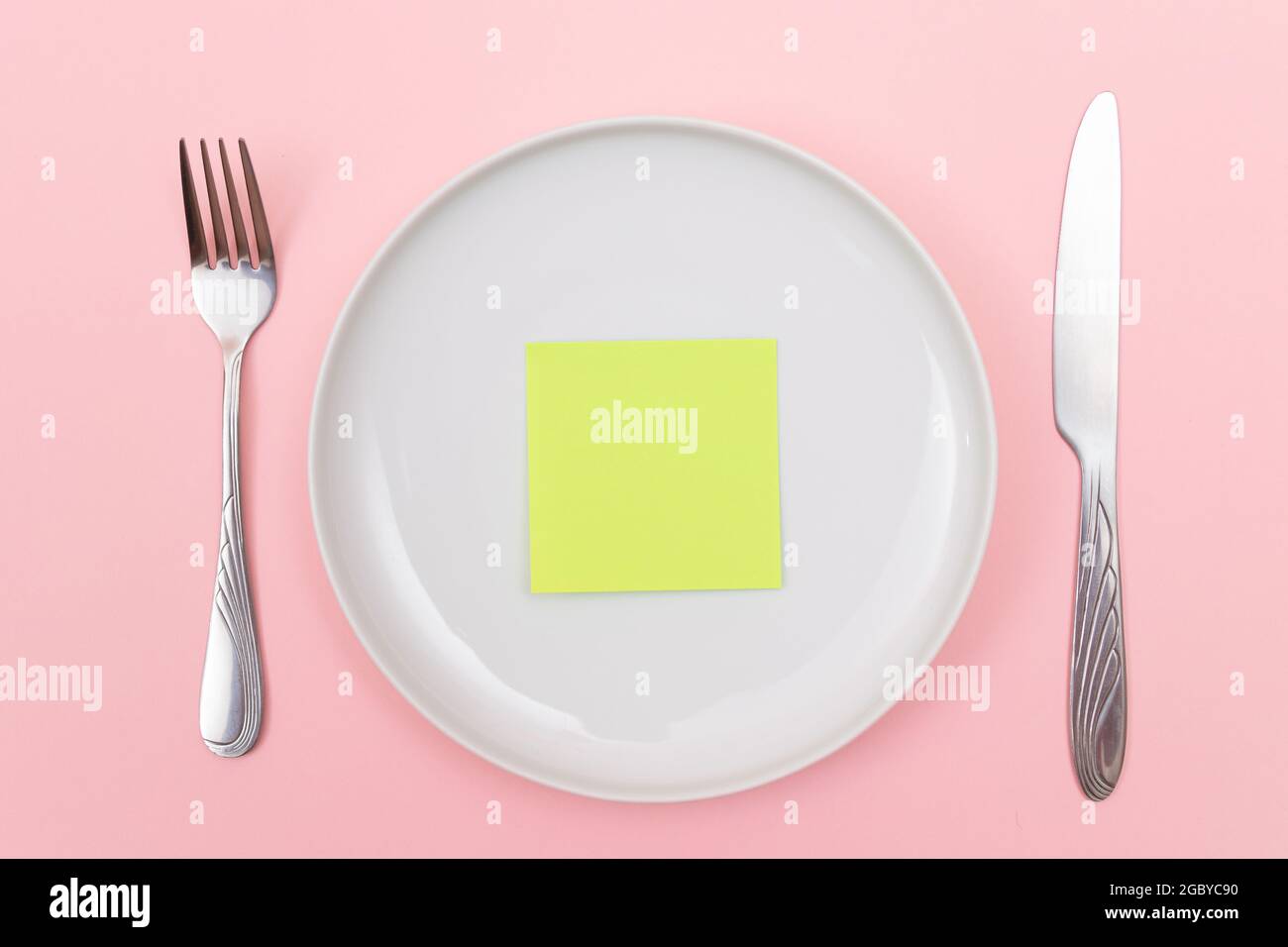 Pink ceramic knife hi-res stock photography and images - Alamy