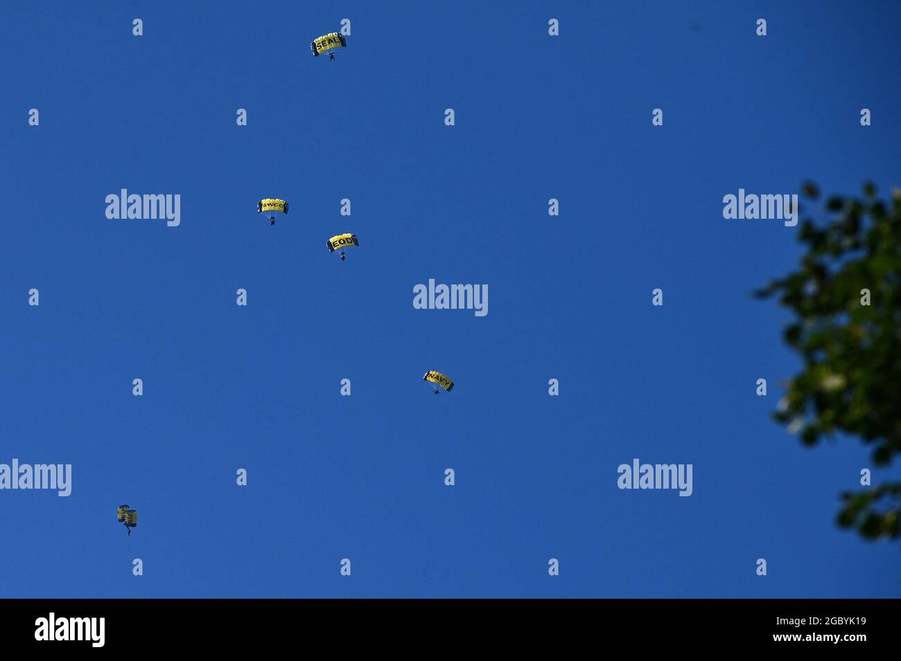 Members of the united states navy leap frog parachute team hi-res stock ...