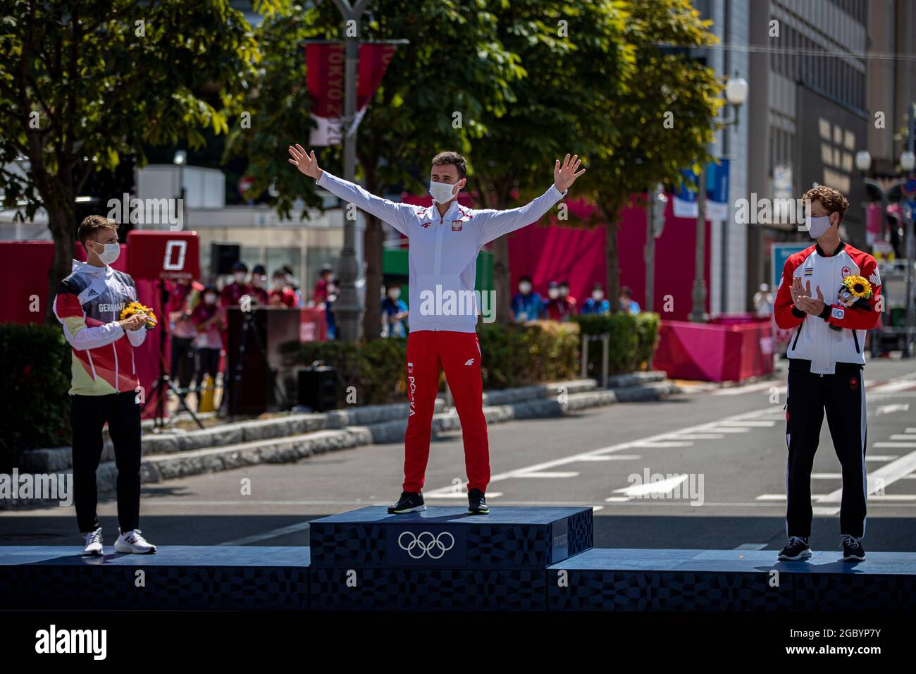 Hokkaido, Japan. 6th Aug, 2021. (L-R) Evan Dunfee (CAN), Dawid Tomala ...