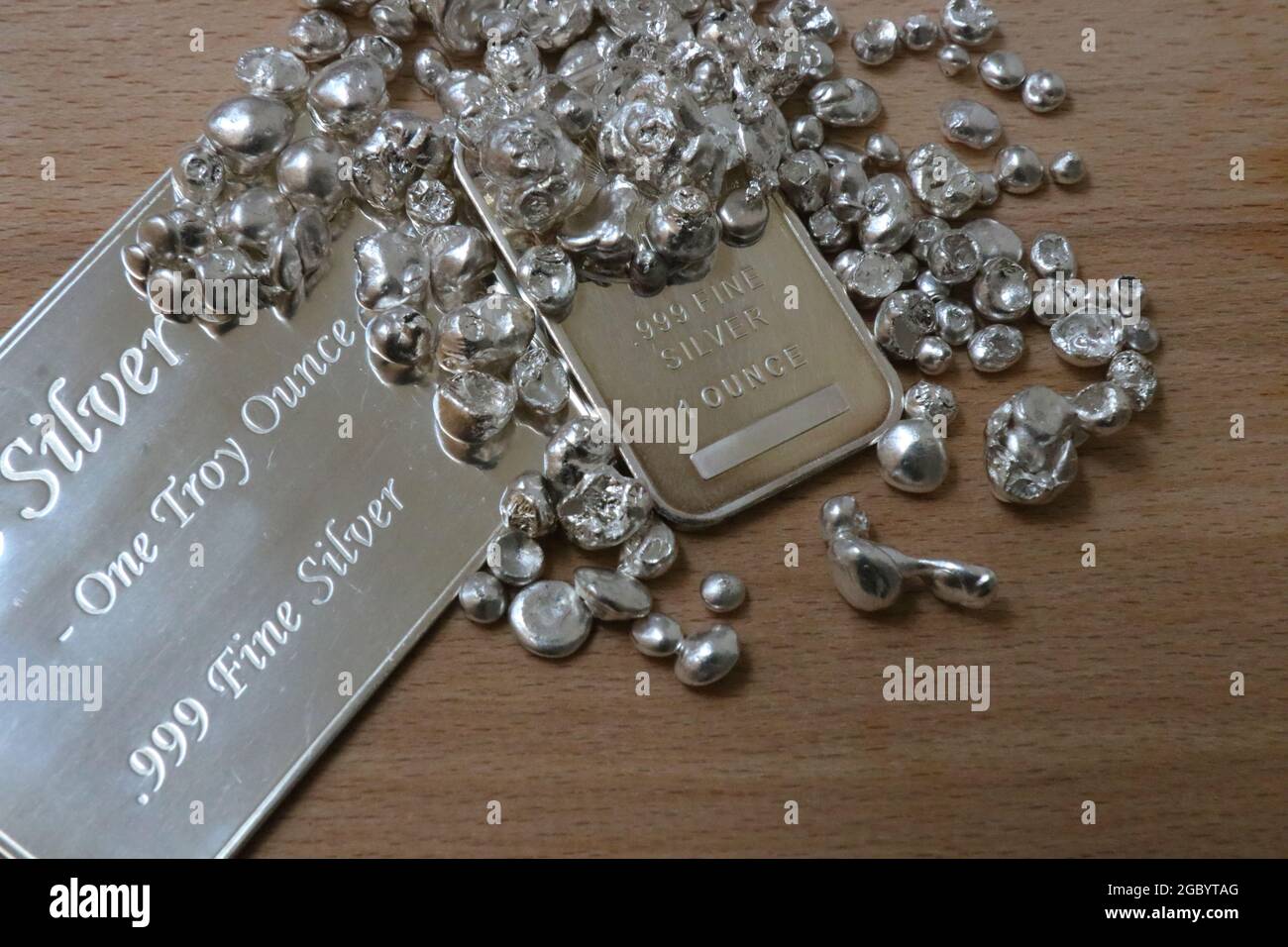 Pure Silver High Resolution Stock Photography and Images - Alamy