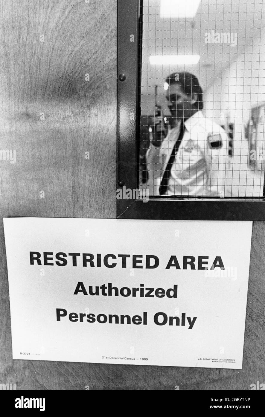 Austin Texas USA, 1990: Sign shows restricted access to area of office ...