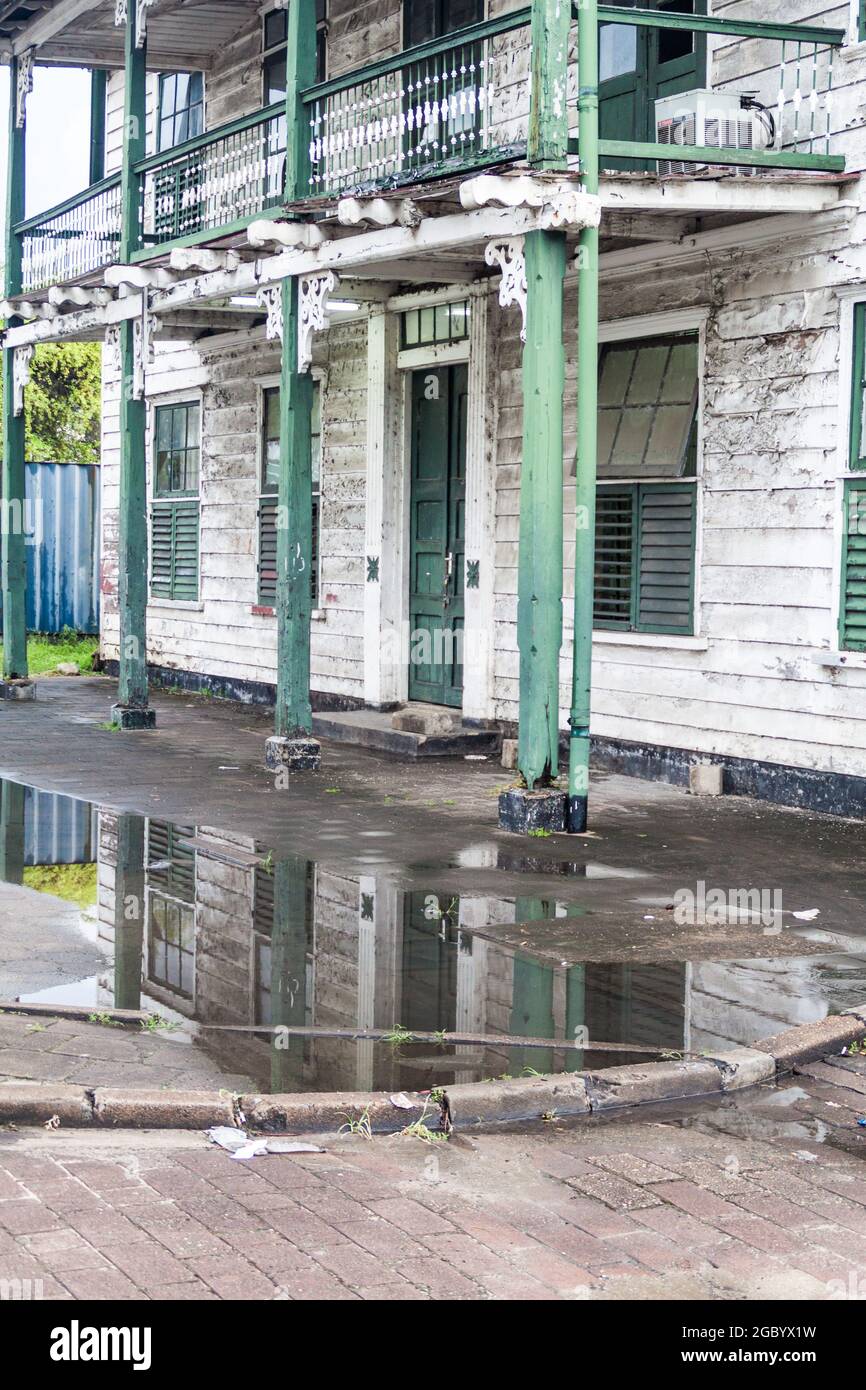 Old wooden building in Paramaribo, capital of Suriname Stock Photo - Alamy