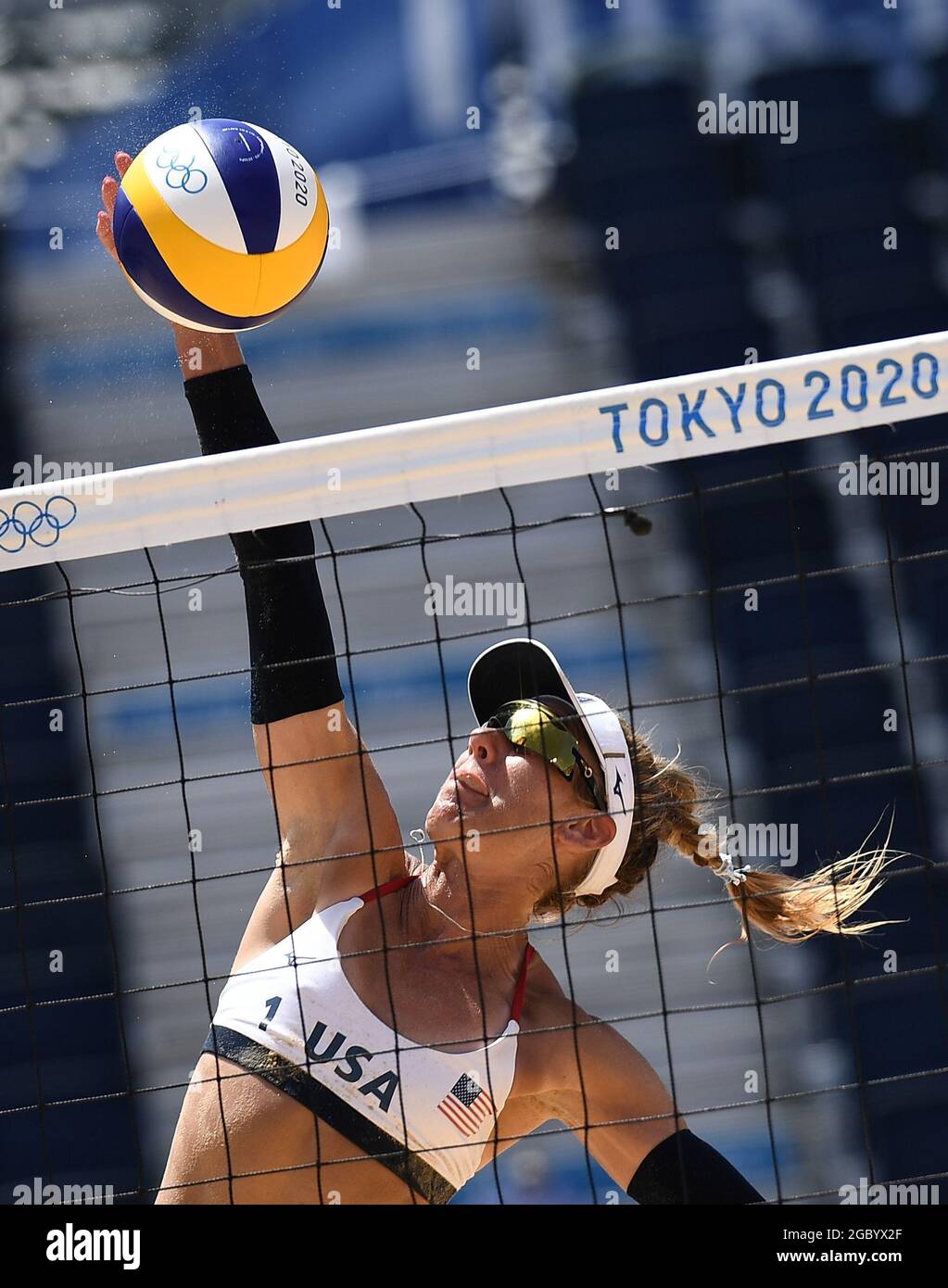 Tokyo, Japan. 6th Aug, 2021. April Ross of the United States spikes the ...