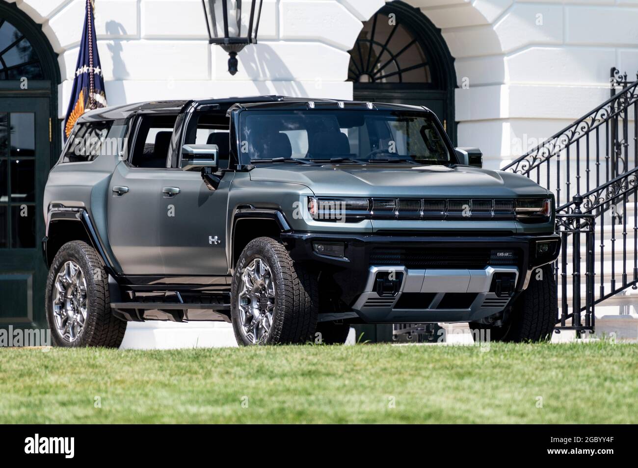 Gmc hummer ev hi-res stock photography and images - Alamy