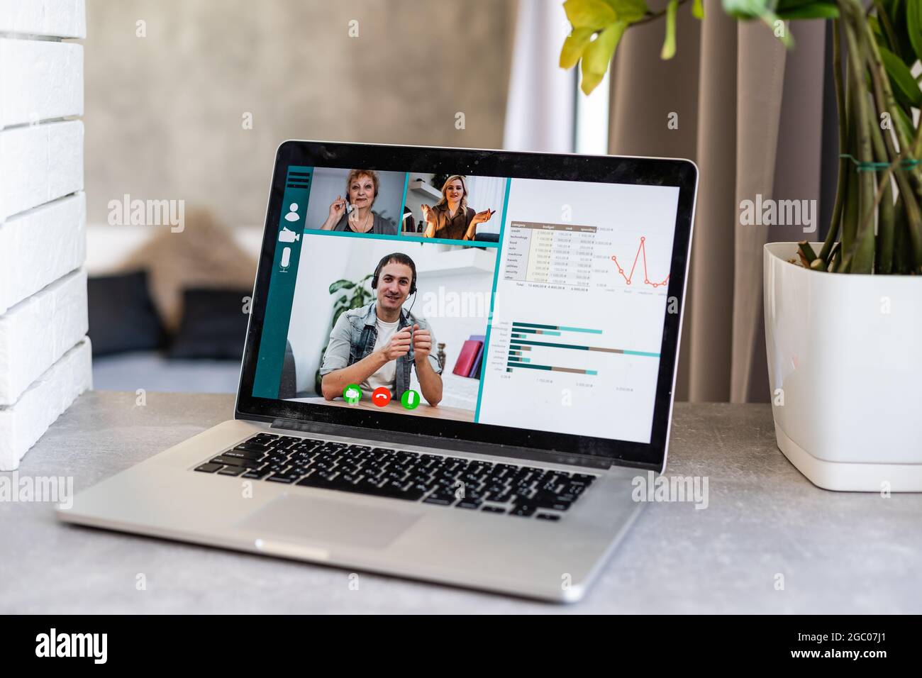 Asian office telework hi-res stock photography and images - Alamy