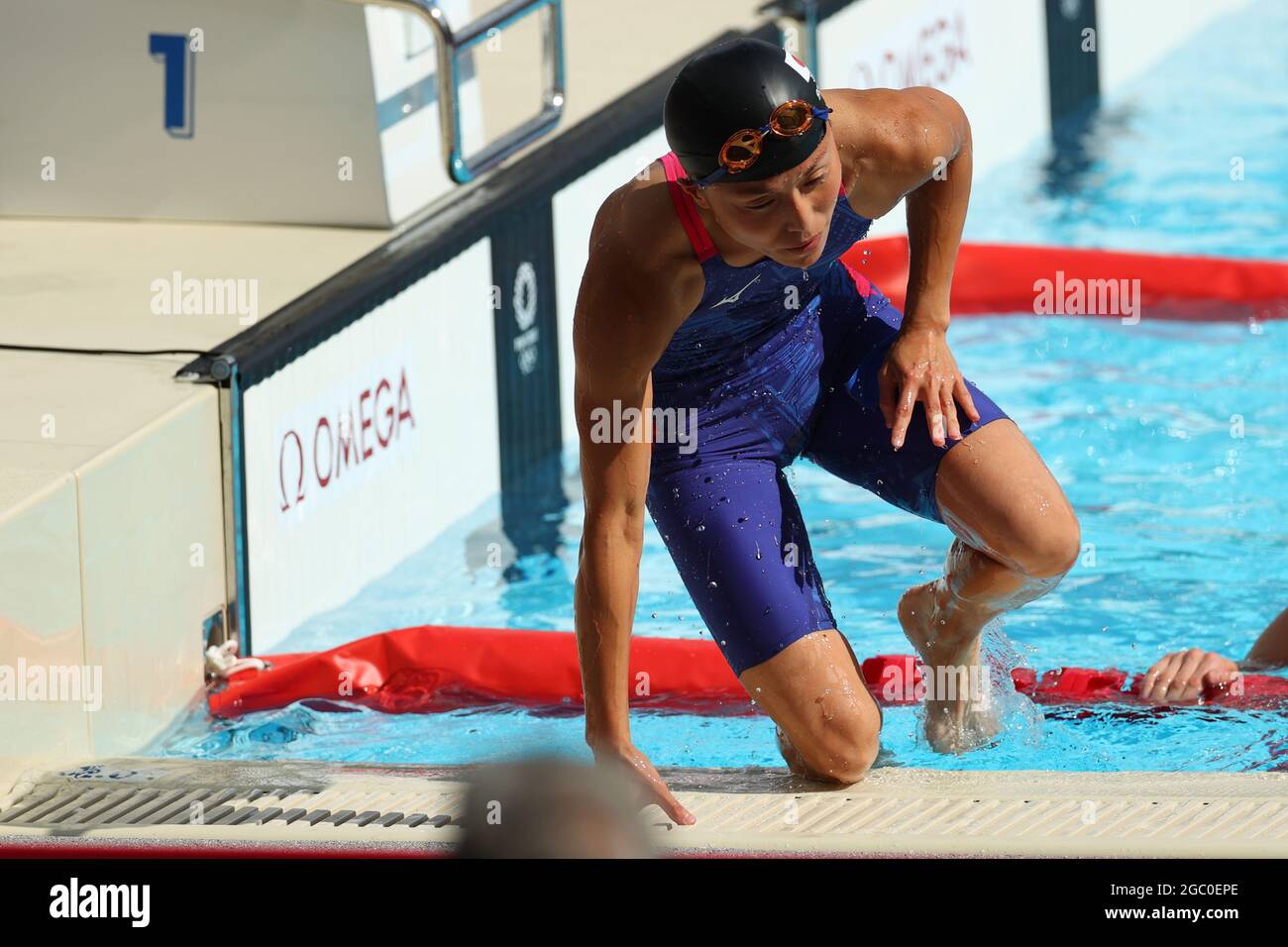 Womens swimming hi-res stock photography and images - Alamy