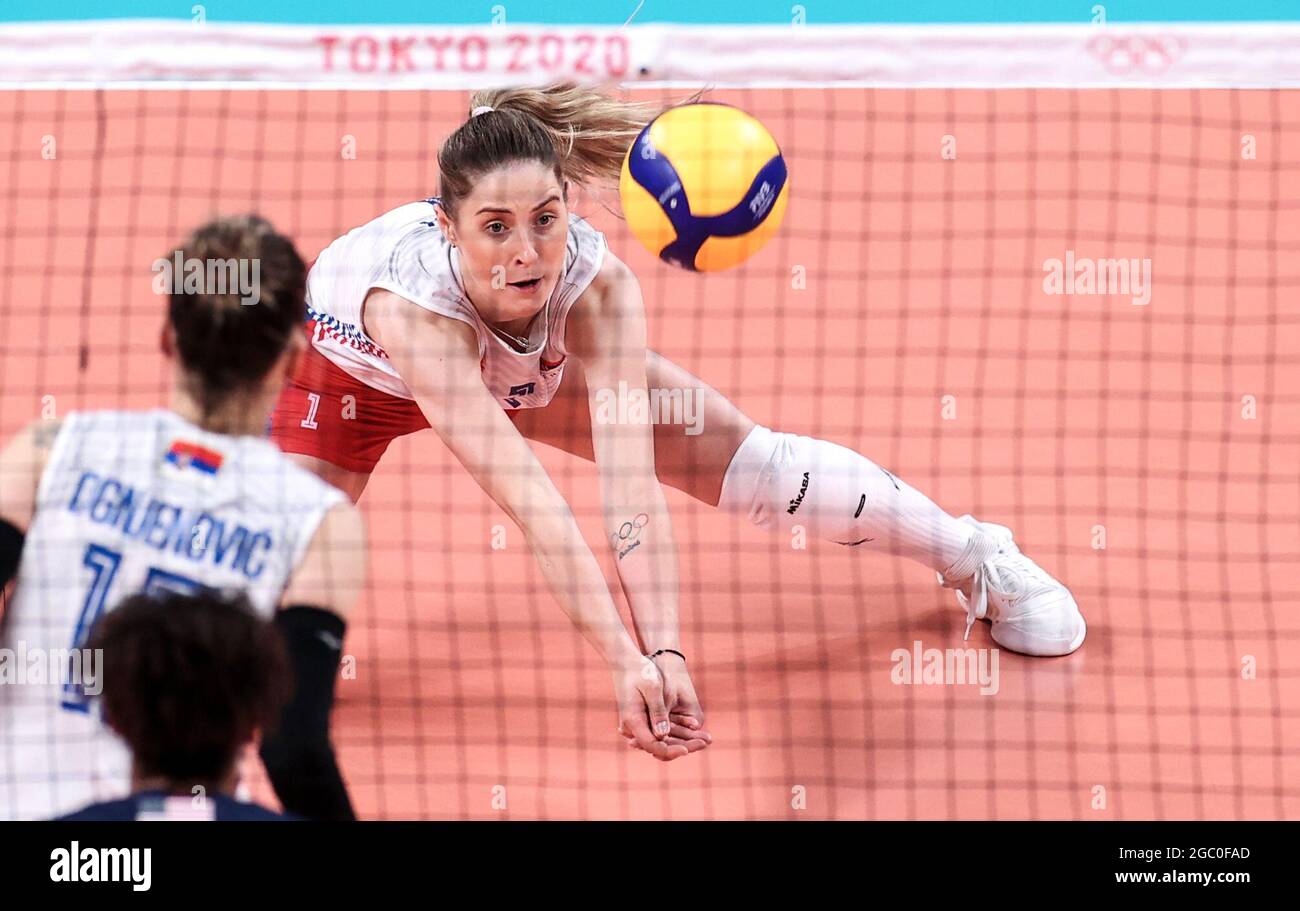 Tokyo, Japan. 6th Aug, 2021. Bianka Busa (R) of Serbia competes during ...