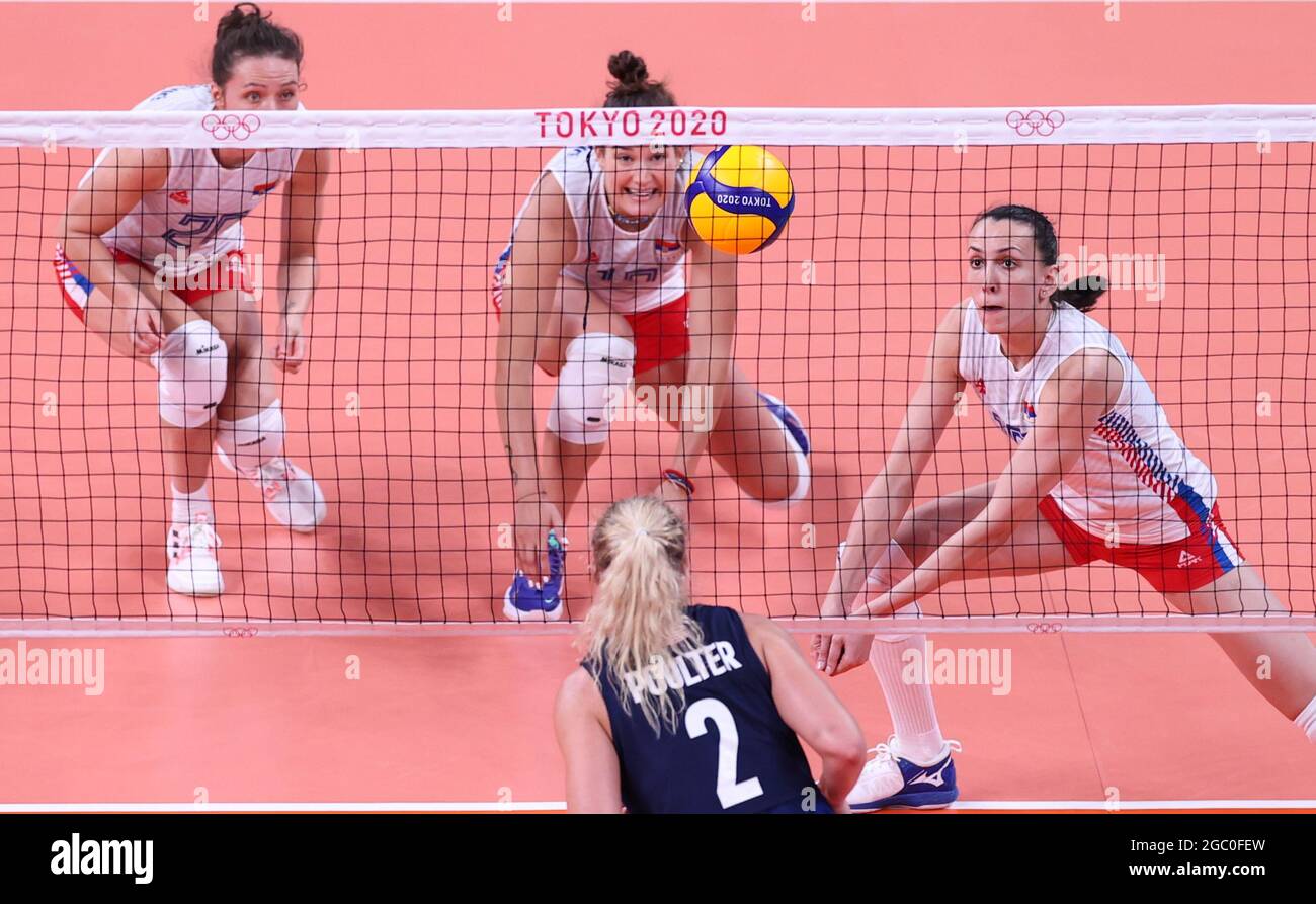 Tokyo, Japan. 6th Aug, 2021. Bianka Busa (R) of Serbia competes during ...