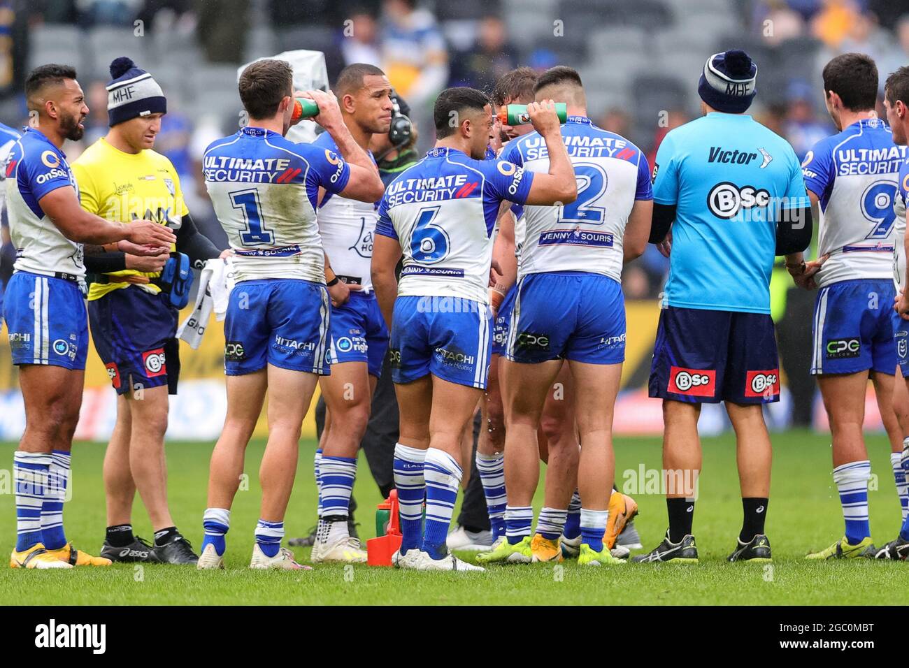 SYDNEY, AUSTRALIA - JUNE 20: Bulldog players in a huddle during the ...