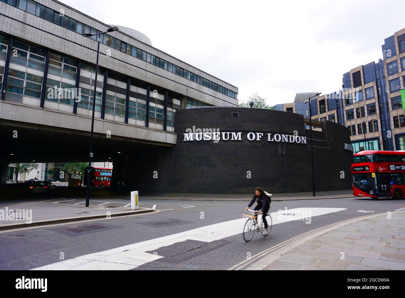 Science museum london exterior hi-res stock photography and images - Alamy