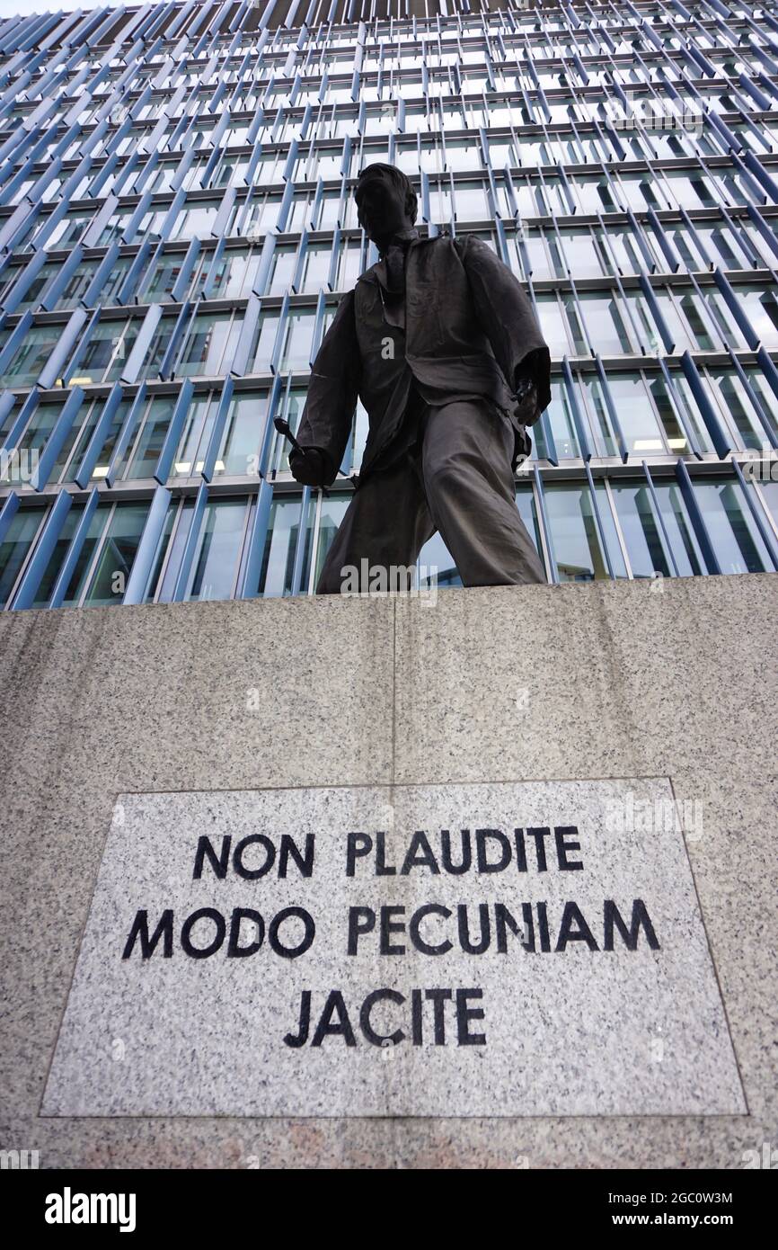Statue of Non Plaudite Modo Pecuniam Jacite in the City of London ...