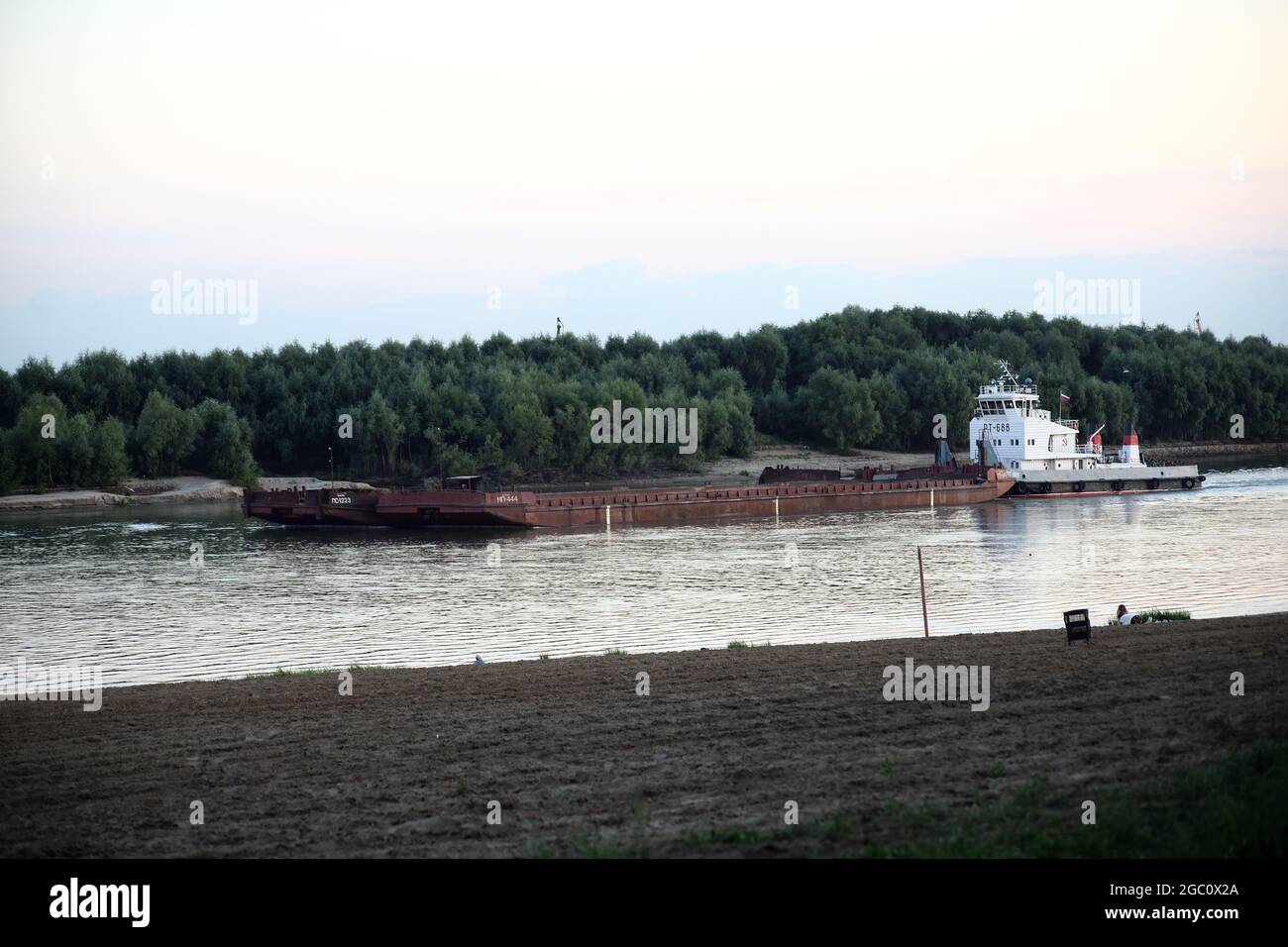 Empty barge hi-res stock photography and images - Alamy