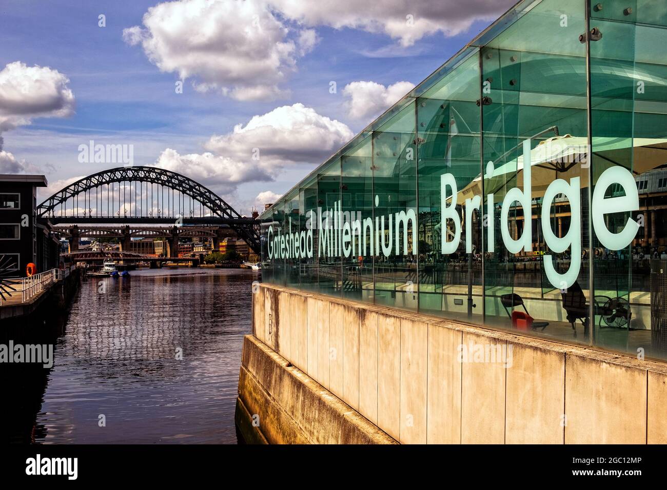 Quayside landscape hi-res stock photography and images - Alamy