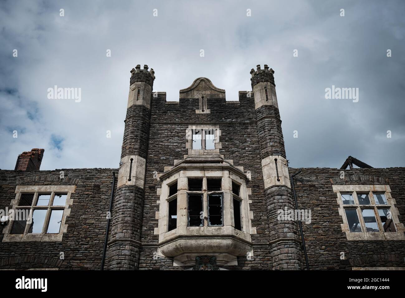 ruined Gothic building Stock Photo - Alamy