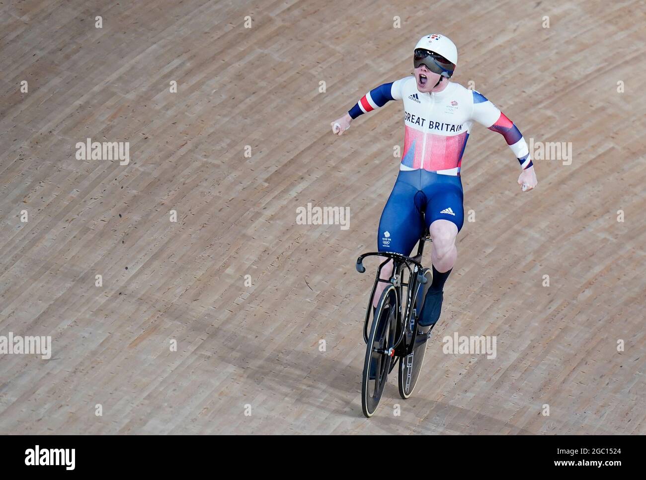 Great Britain's Jack Carlin celebrates winning bronze in the Men's ...
