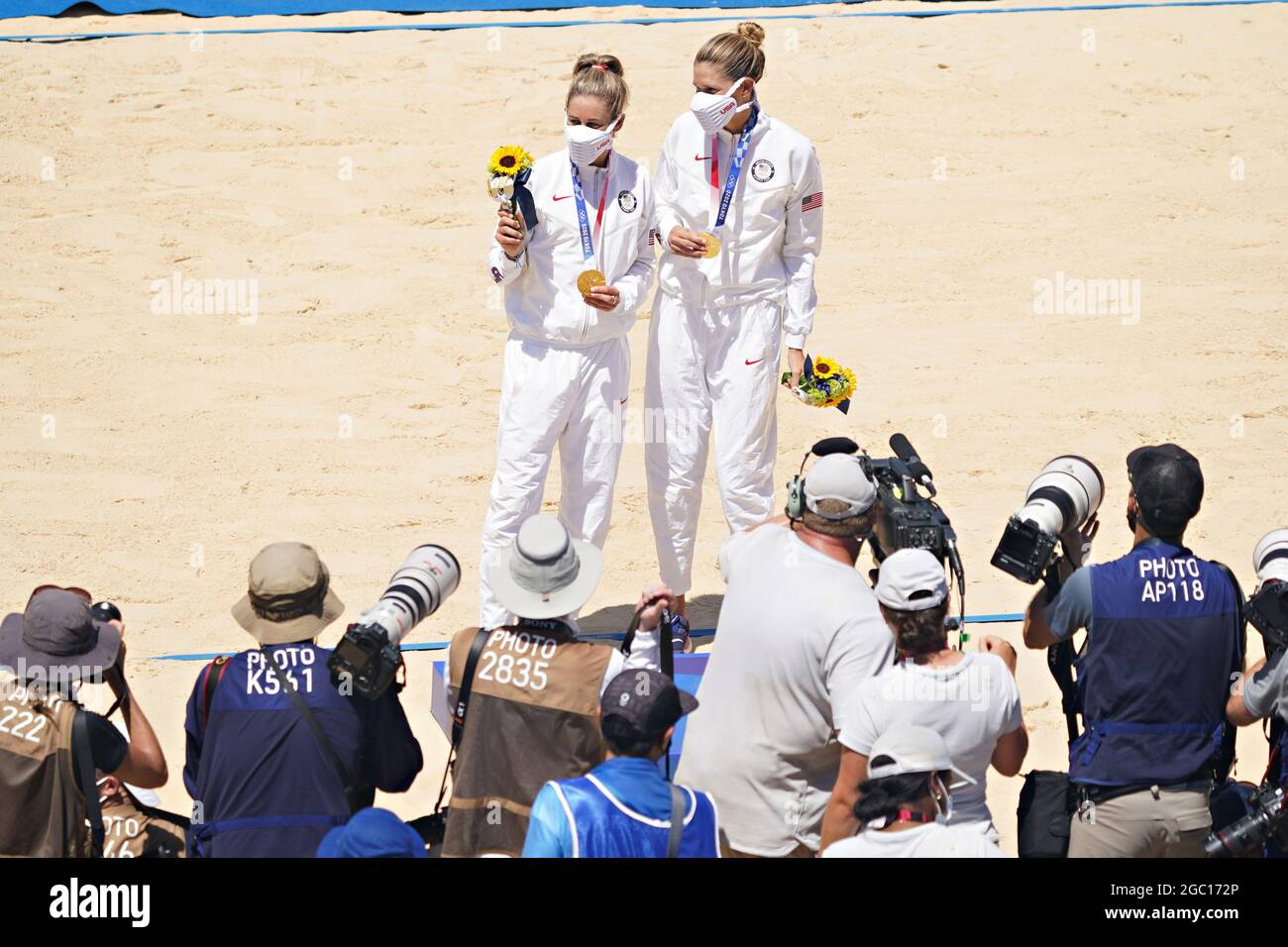 Tokyo, Japan. 06th Aug, 2021. Gold medal winners April Ross and Alix ...