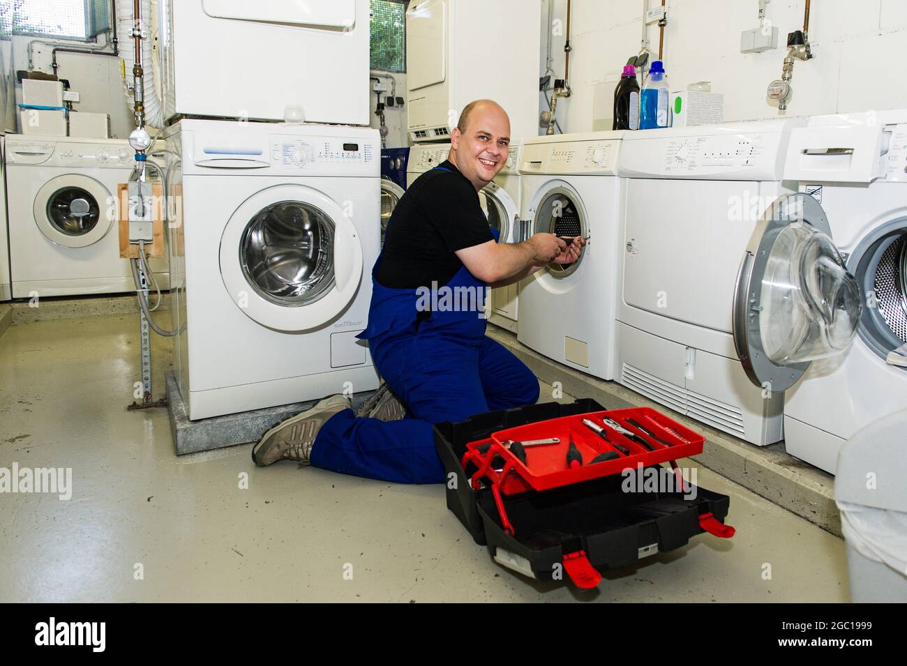 Repairing machines hi-res stock photography and images - Alamy