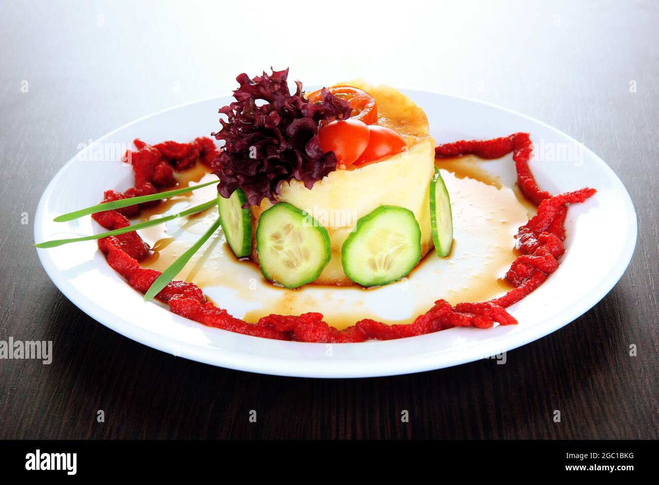 Big plate tiny portion hi-res stock photography and images - Alamy