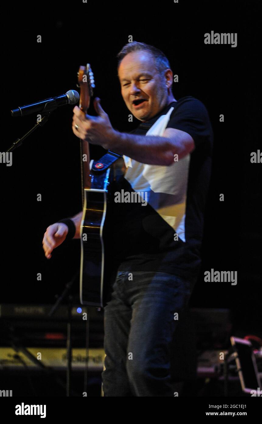 The Cutting Crew Performing at Sheffield City Hall Stock Photo - Alamy