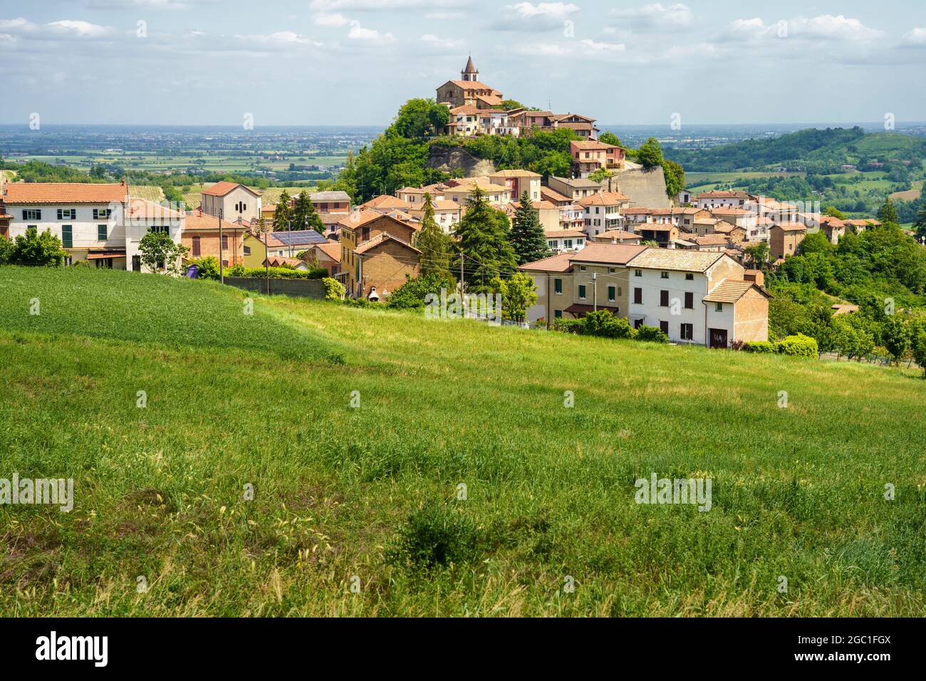 Landscape on the Tortona hills (Colli Tortonesi), in the Alessandria ...