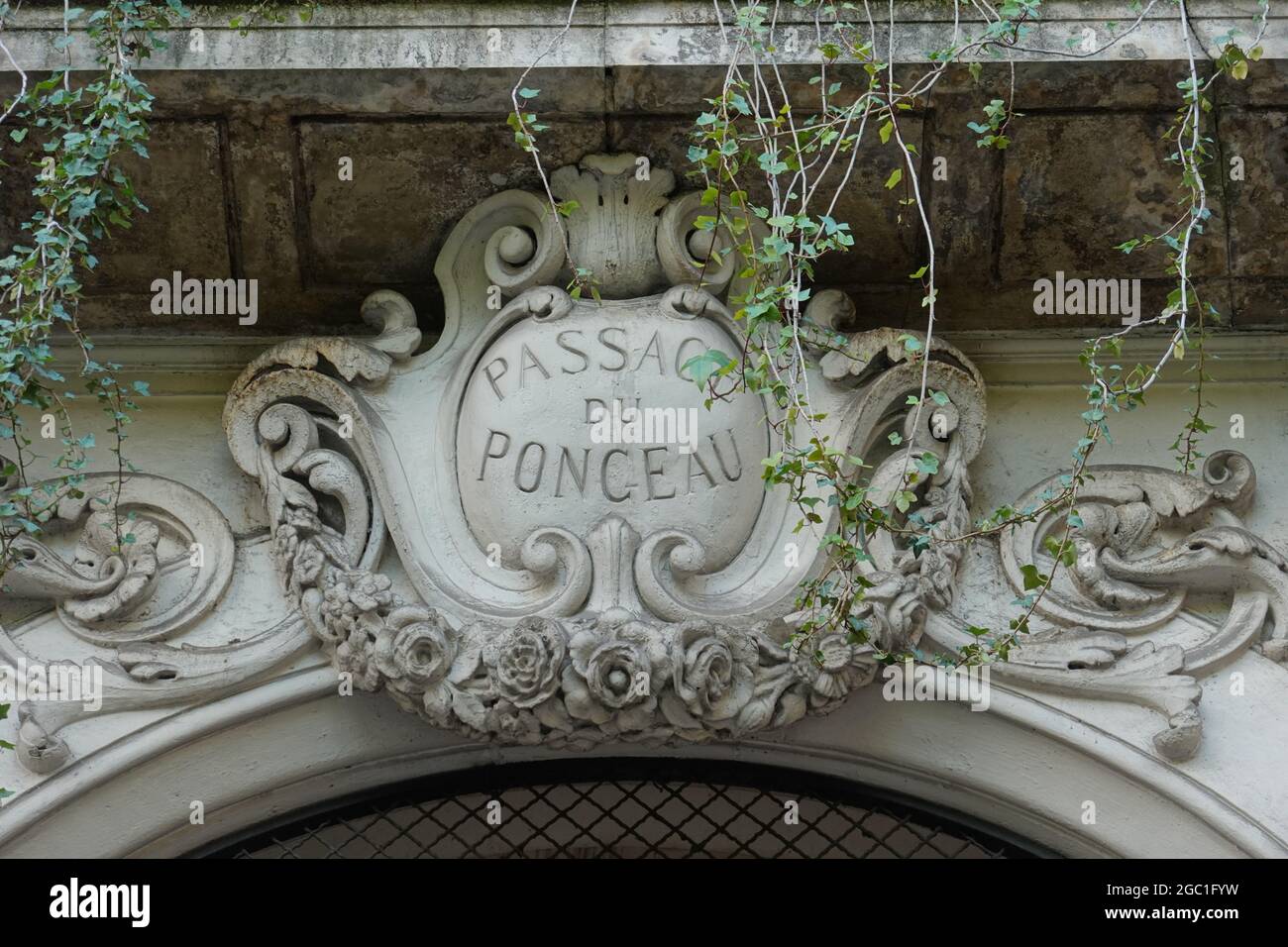 Paris, Passage Ponceau Stock Photo - Alamy