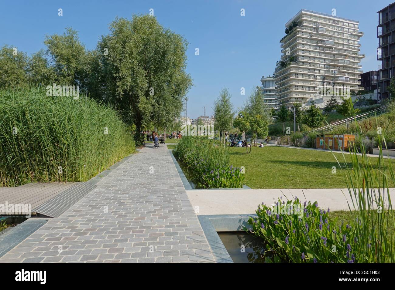Paris, ZAC Clichy-Batignolles, Parc Martin Luther King Stock Photo - Alamy