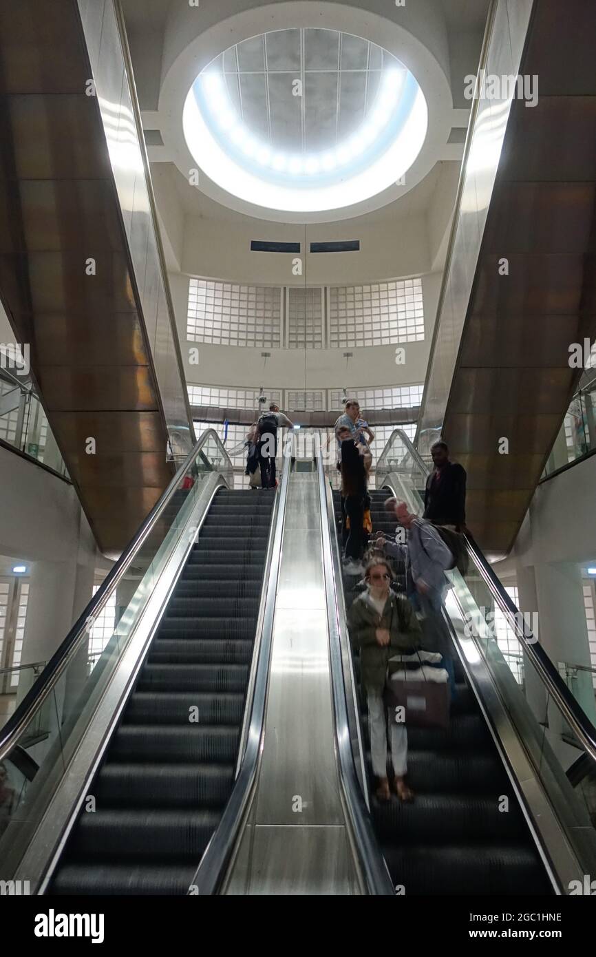 Paris, automatische Metro M14 - Paris, Automatic Metro M14 Stock Photo ...