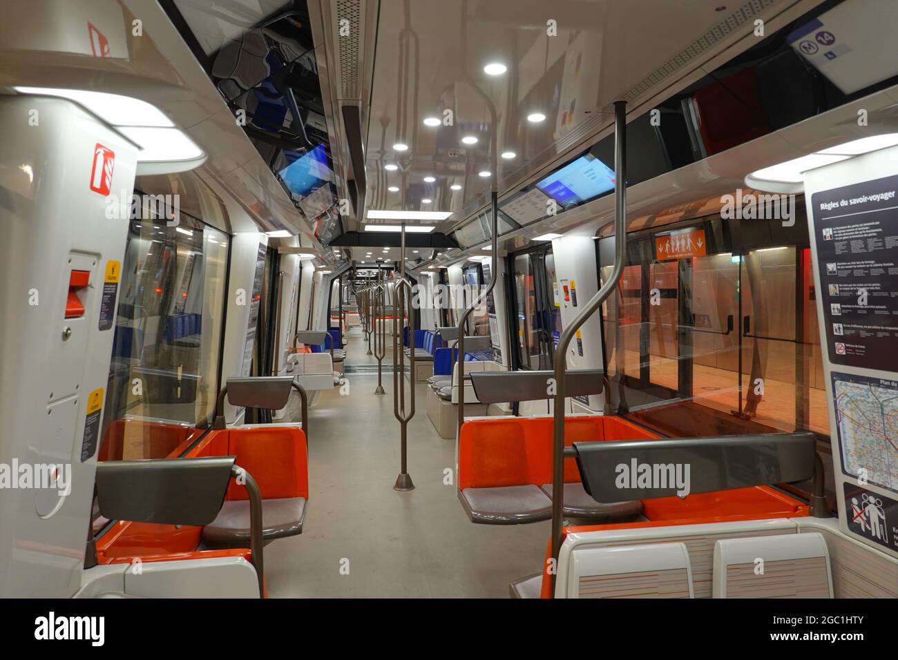 Paris, automatische Metro M14 // Paris, Automatic Metro Line M14 Stock ...