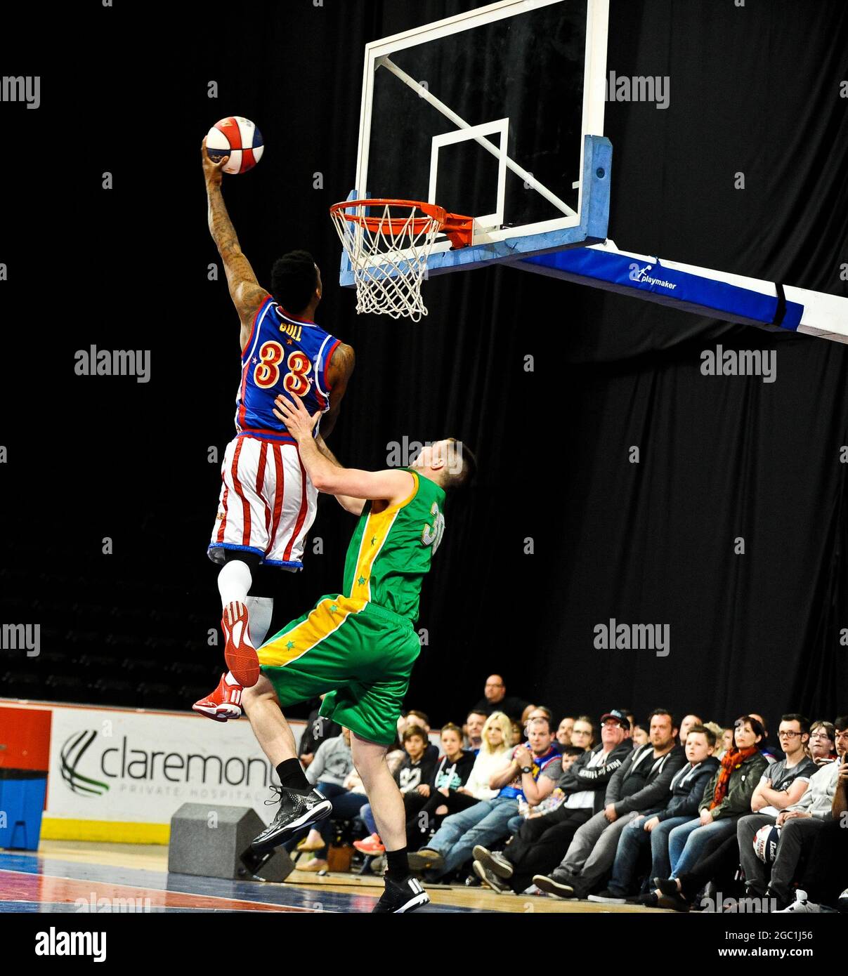 The Harlem Globetrotters Entertaining Sheffield Arena , Sheffield Stock ...