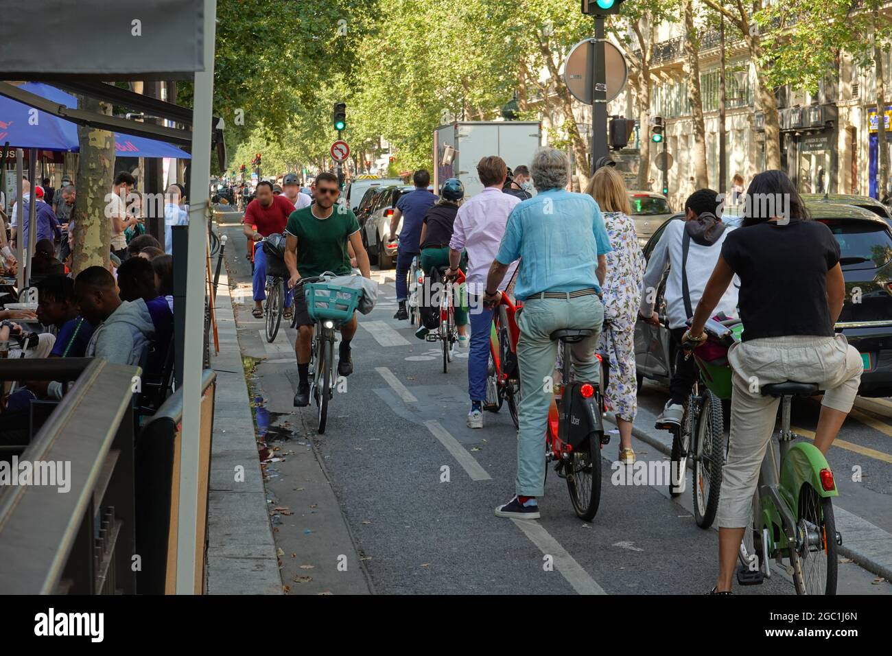 Paris, Radweg // Paris, Bicycle Lane Stock Photo - Alamy