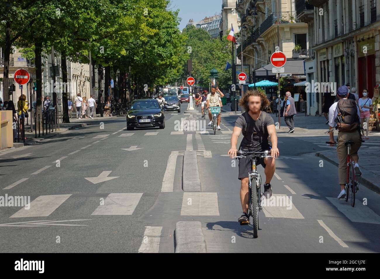 Paris, Radweg // Paris, Bicycle Lane Stock Photo - Alamy